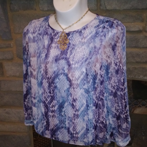 Jennifer Lopez | Tops | Jennifer Lopez Snake Top | Poshmark